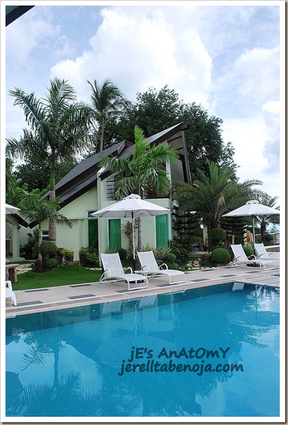 Resort Review: Acuatico Beach Resort in Batangas - jE's AnAtOmY